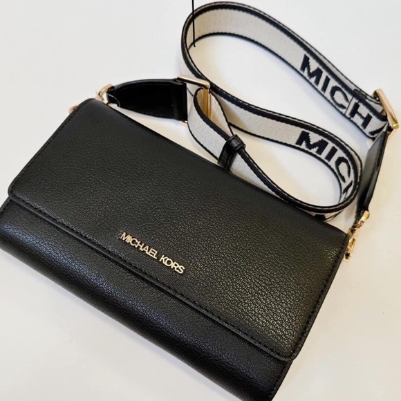 Michael Kors | Bags | Michael Kors Crossbody Wallet | Poshmark